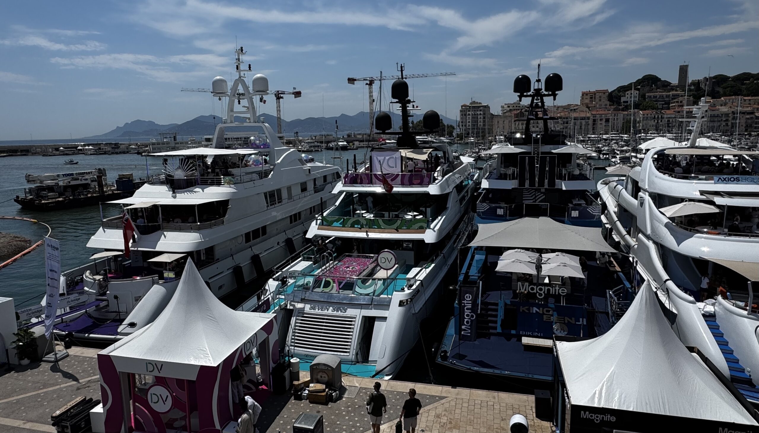 Guerre des DSP sur la Croisette, Fox rachète Roku, Omnicom connecte ...